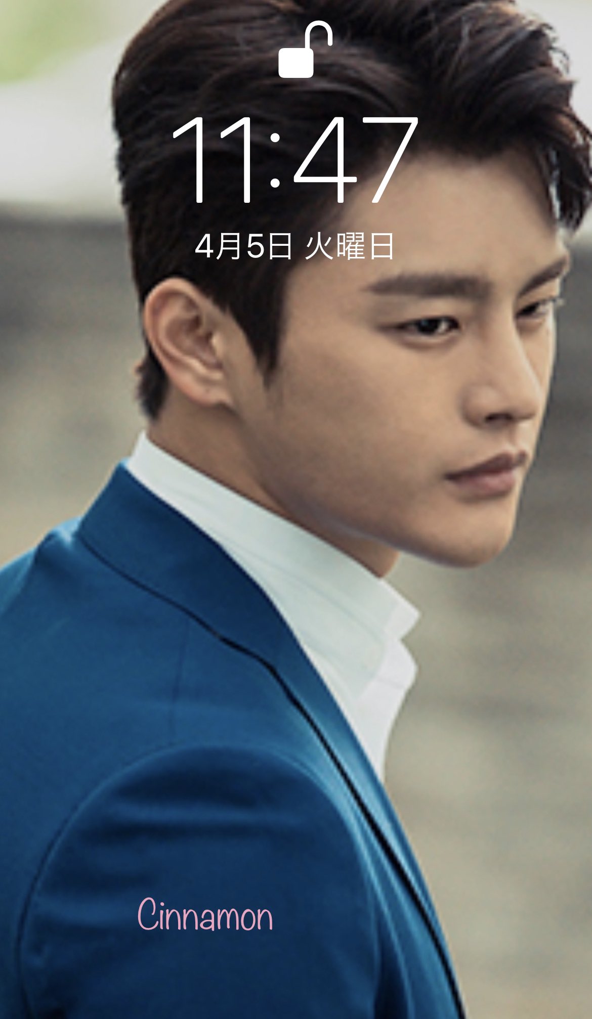 シナモン🎀 on Twitter: "シナモンのスマホ待ち受け投票最終結果の発表‼️ 1位は94票中44票獲得の青ジャケットでした🥇肉体美は惜しくも2位（内心ホッと😅） 以上からロック画面に青 ...
