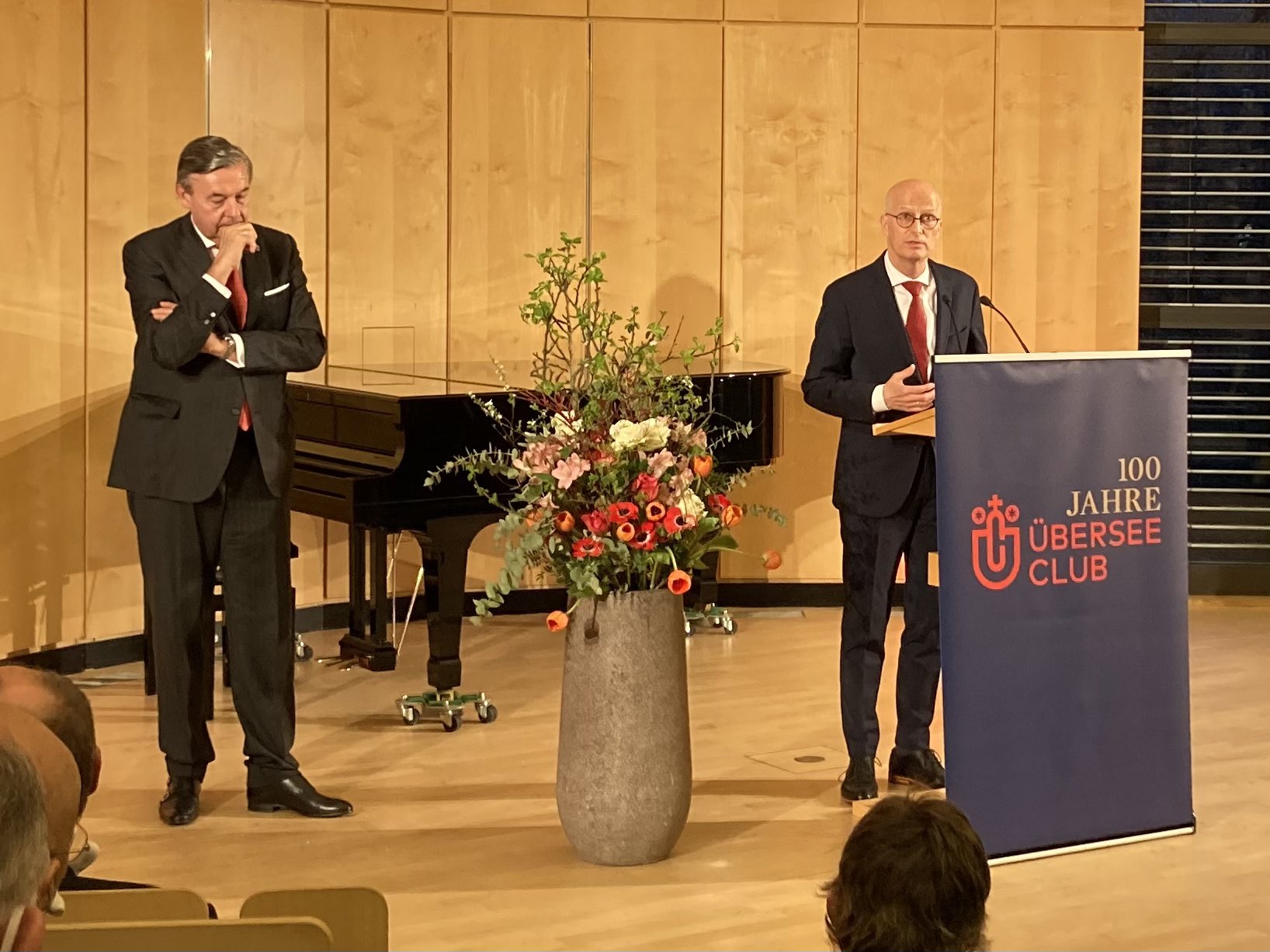 Sebastian Eberle on Twitter: "„Unser Ziel ist es nicht, der größte Hafen Europas zu werden ...