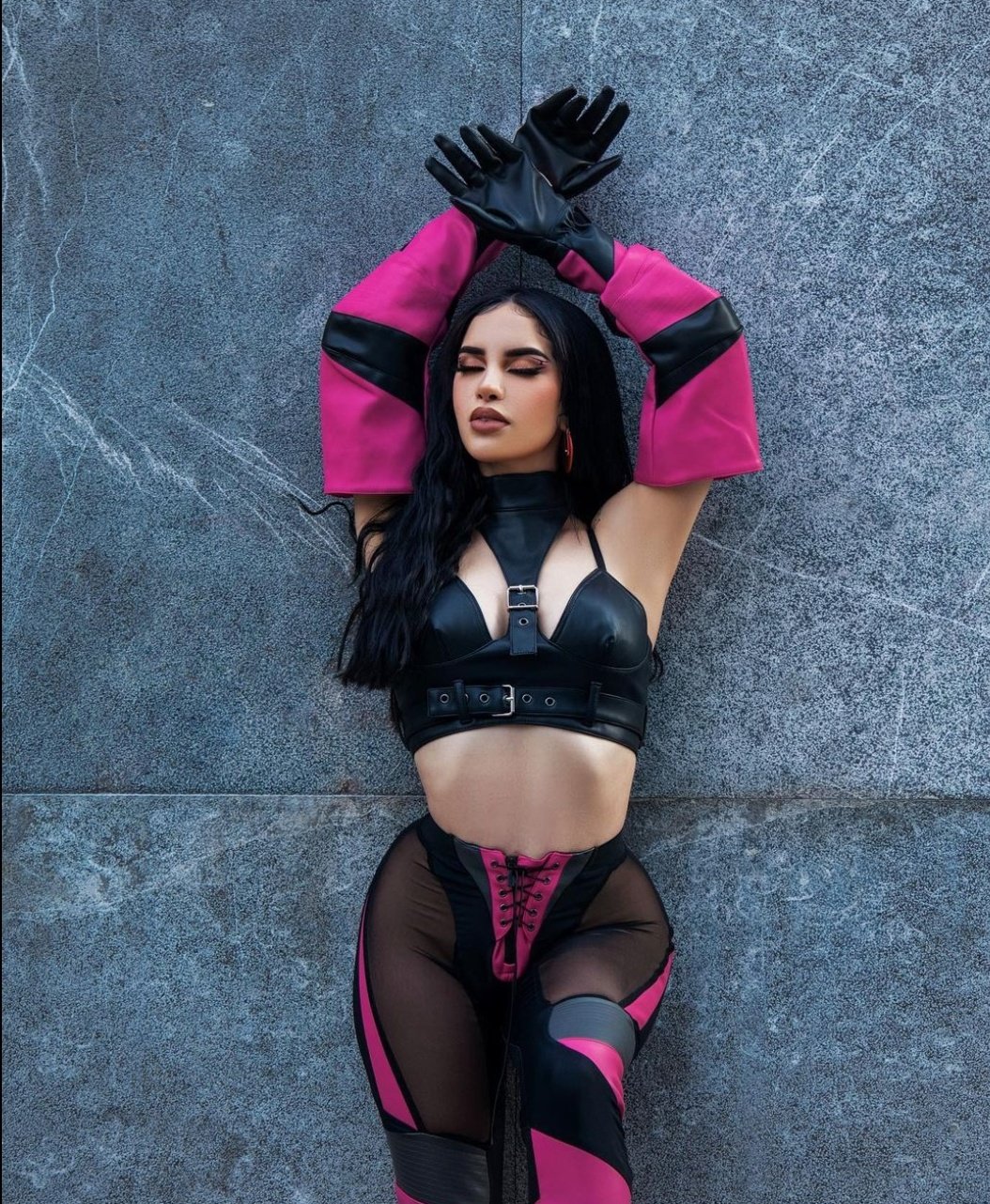 Kim Loaiza Info on Twitter: "Lindas Kim Loaiza y Natti Natasha usando outfit de Namilia 💋🔥 https ...