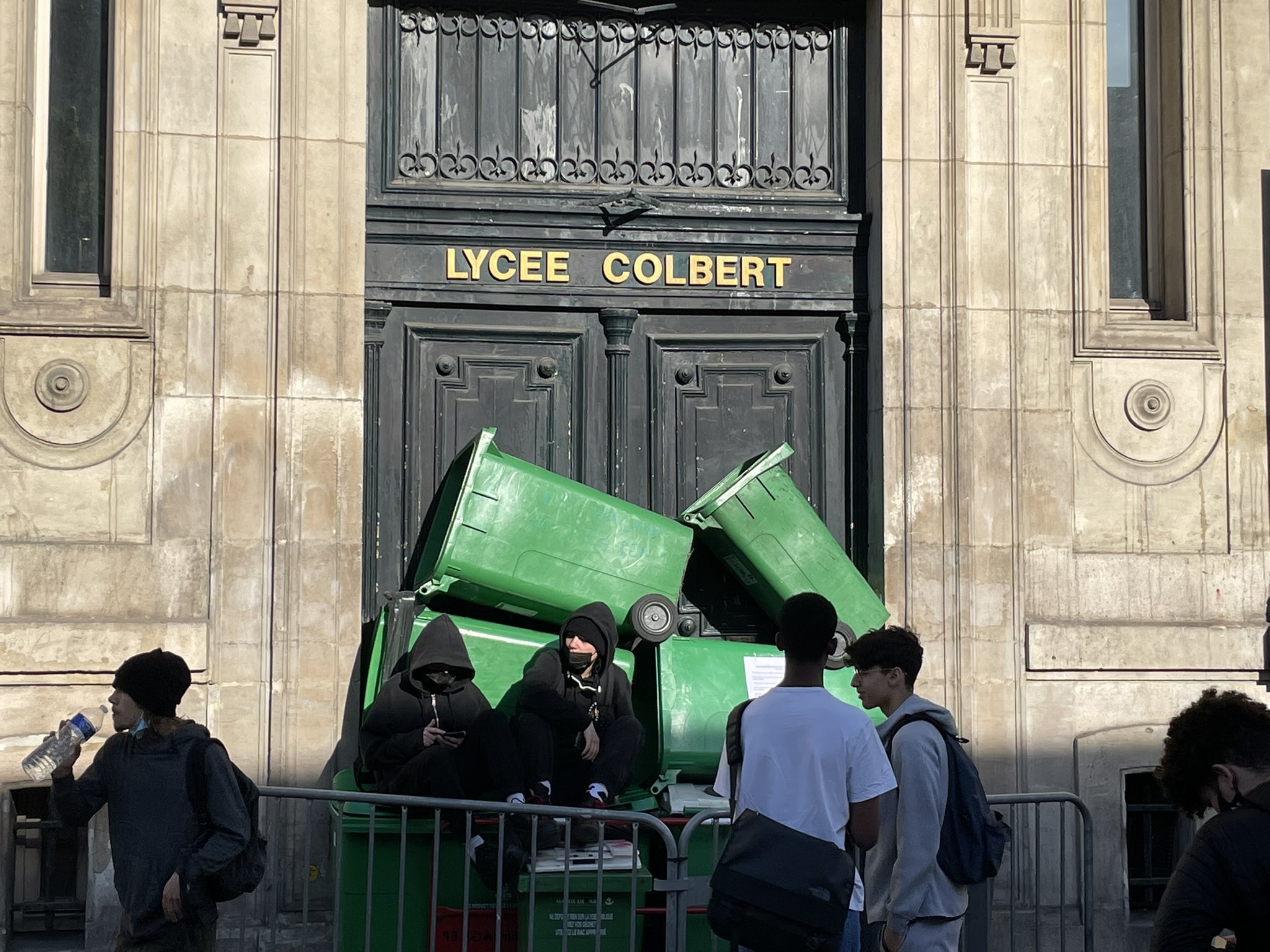 Amar Taoualit on Twitter: "Lycée Colbert https://t.co/5CcmqnWTU2" / Twitter