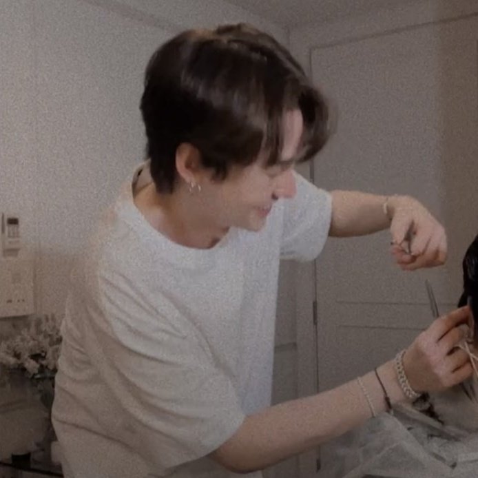 Supanut Official on Twitter: "[ 220421 : @supanut_l's IG LIVE ] 🥹 ช่างตัดผมหล่อบอกต่อด้วยค่ะ ️ ...