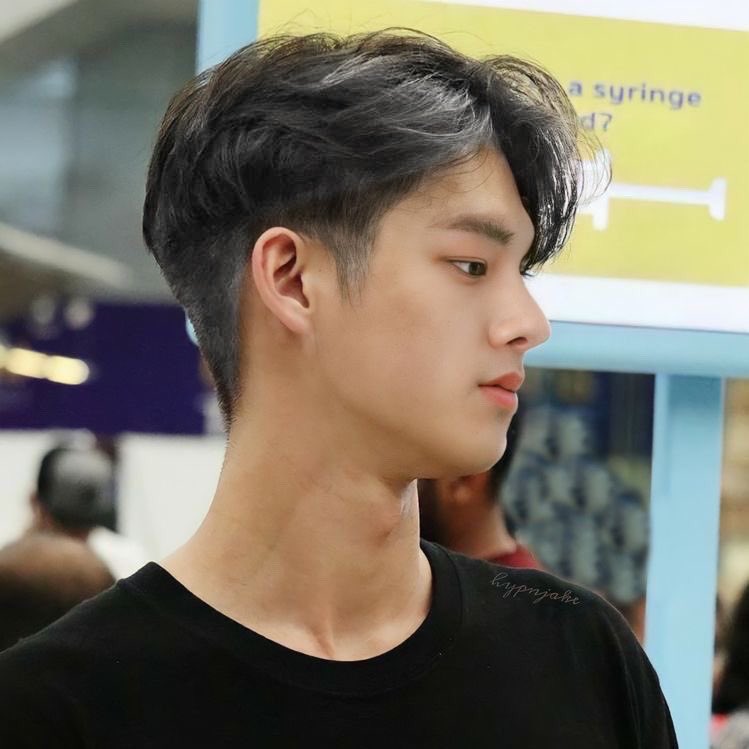 Undercut Korean Hairstyle For Men 2022