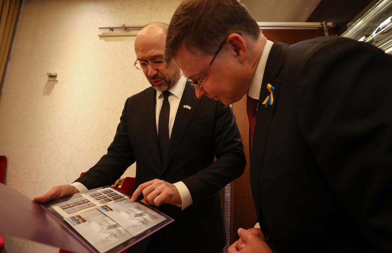 Denys Shmyhal on Twitter: "Під час візиту в #США провели зустріч із другом України @VDombrovskis ...