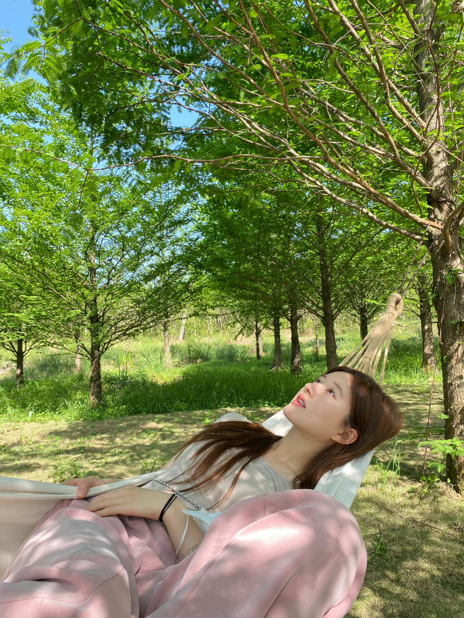 ♡ จ้าวลู่ซือ 赵露思 Thailand ♡ on Twitter: "220422 | 🌹 Weibo Update! [ Trans ] " ตากแดด☀️ " (2/2) 🖇 ...