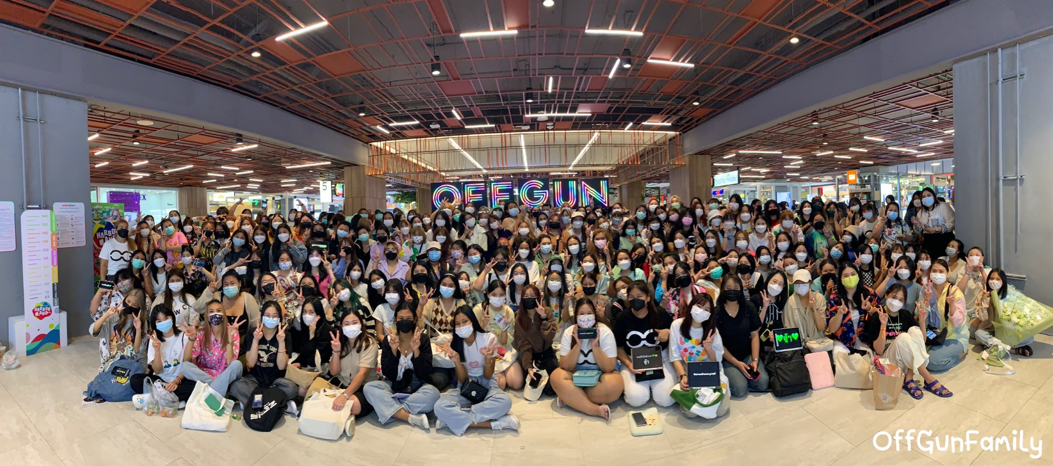 OffGun_Family on Twitter: "ขอบคุณทุกคนที่มาหาพี่ @off_tumcial @AtthaphanP นะคะ ไว้เรามารอเจอกัน ...