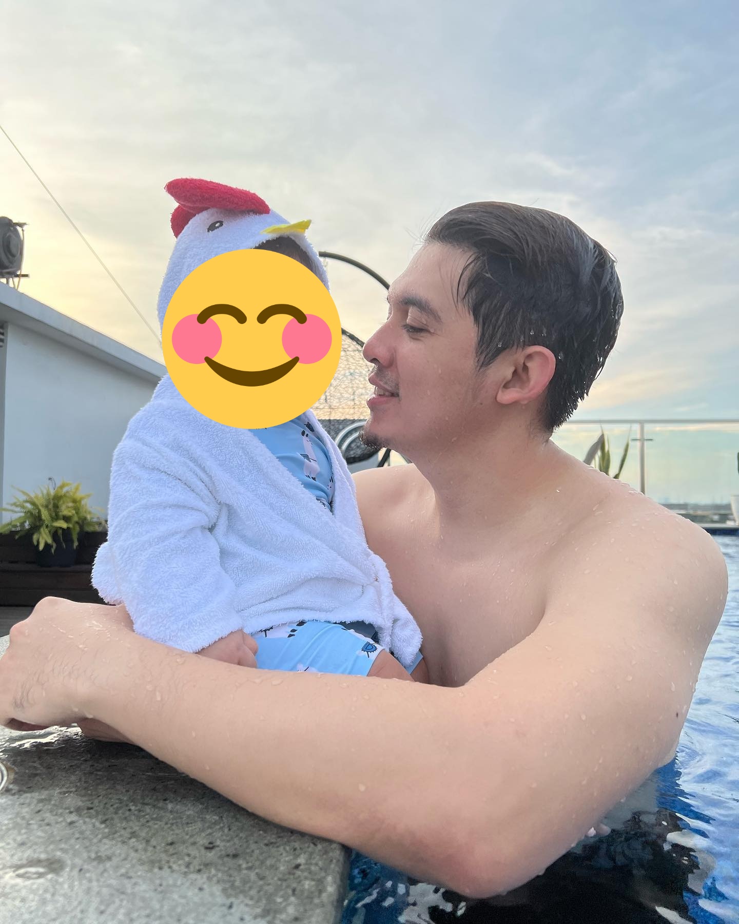 MRVVIP on Twitter: "Irwansyah shirtless pool session with son. #selebwatch https://t.co ...