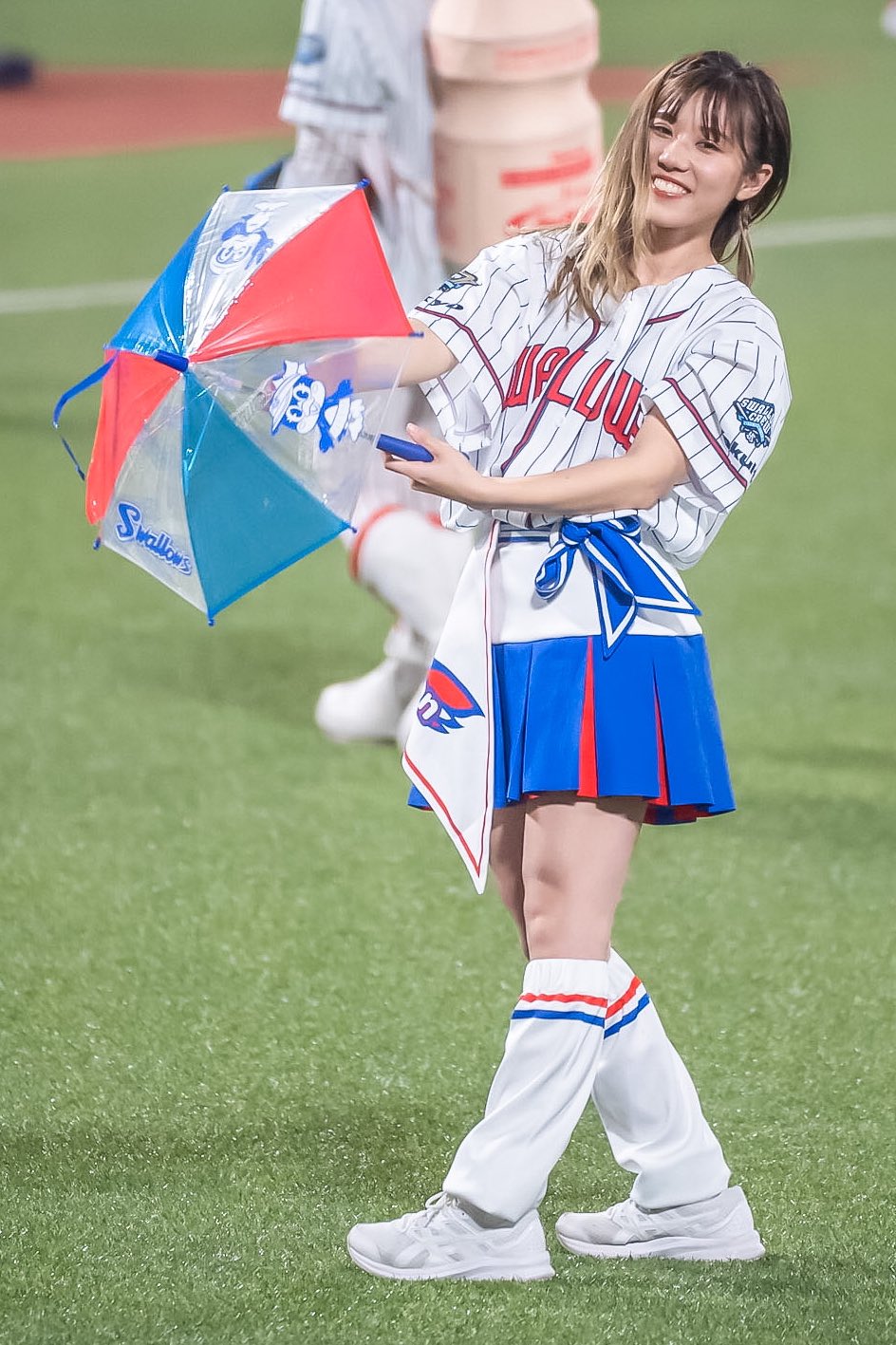 ys_hiro on Twitter: "ももちゃんの決めポーズ撮れた🥰 なんか角度がおかしい？🤔 Passionはメンバーが向いた方が正面 ...