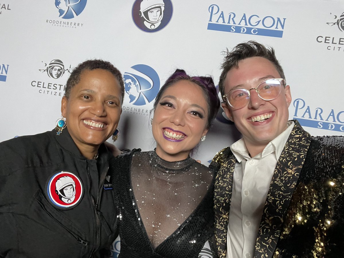 Xyla Foxlin⚡ (XylaFoxlin) - Tweets on iEmoji.com