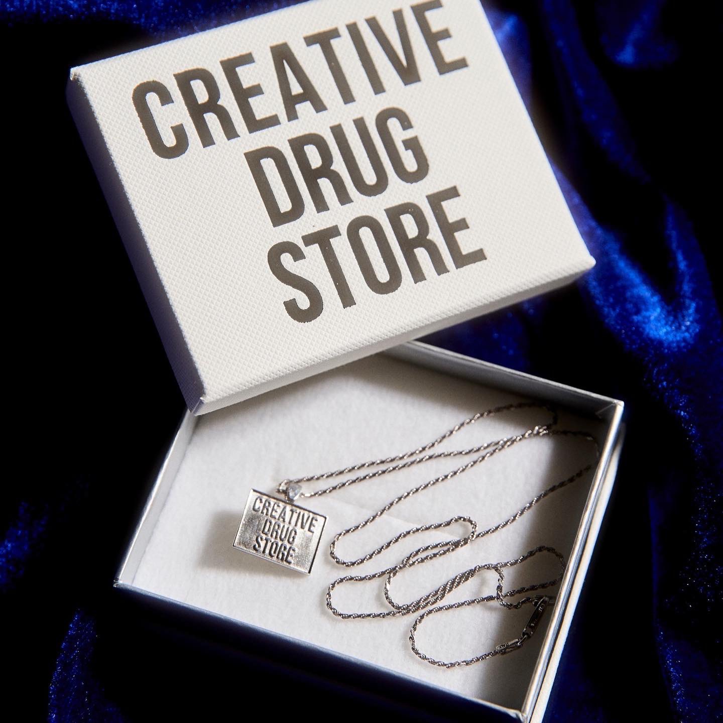 50％割引ホワイト系大人女性の CREATIVE DRUG STORE CDS Pendant Necklace ネックレス アクセサリー ...
