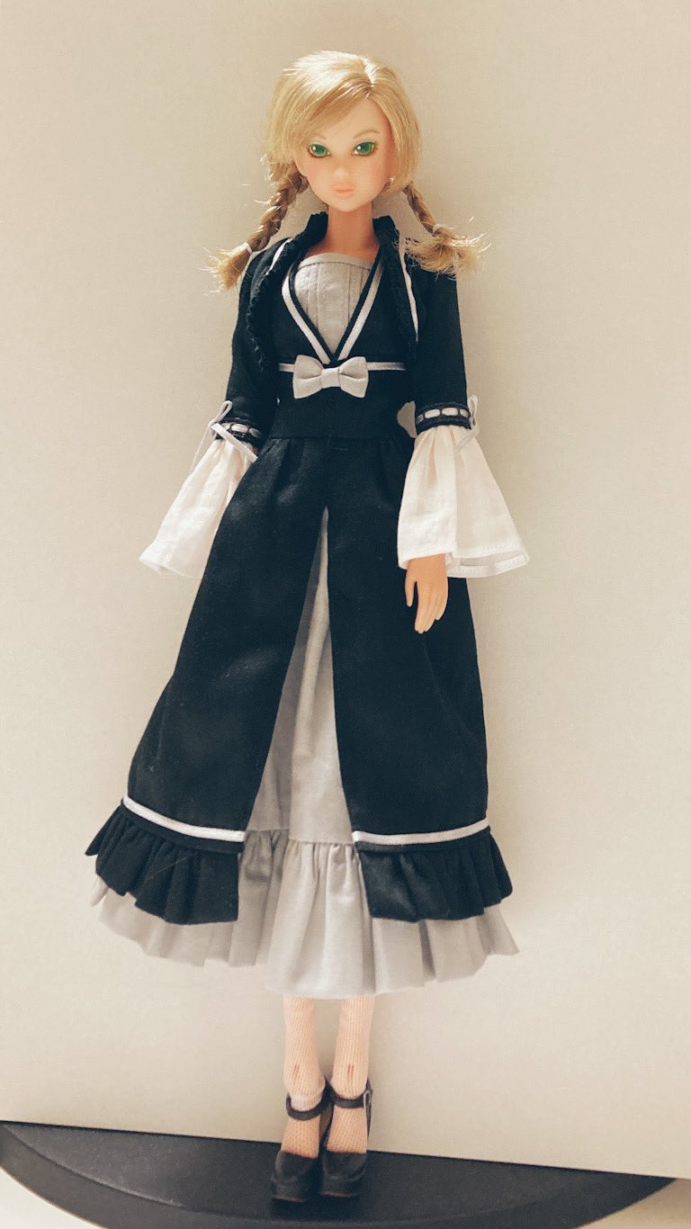 Hachi🦔ミシン部Doll課 on Twitter: "去年の夏頃からお嫁ちゃんのドレス作りにハマっています🥳現在紫ドレスに挑戦中💪 https://t.co/VwOOhbZ4pR ...