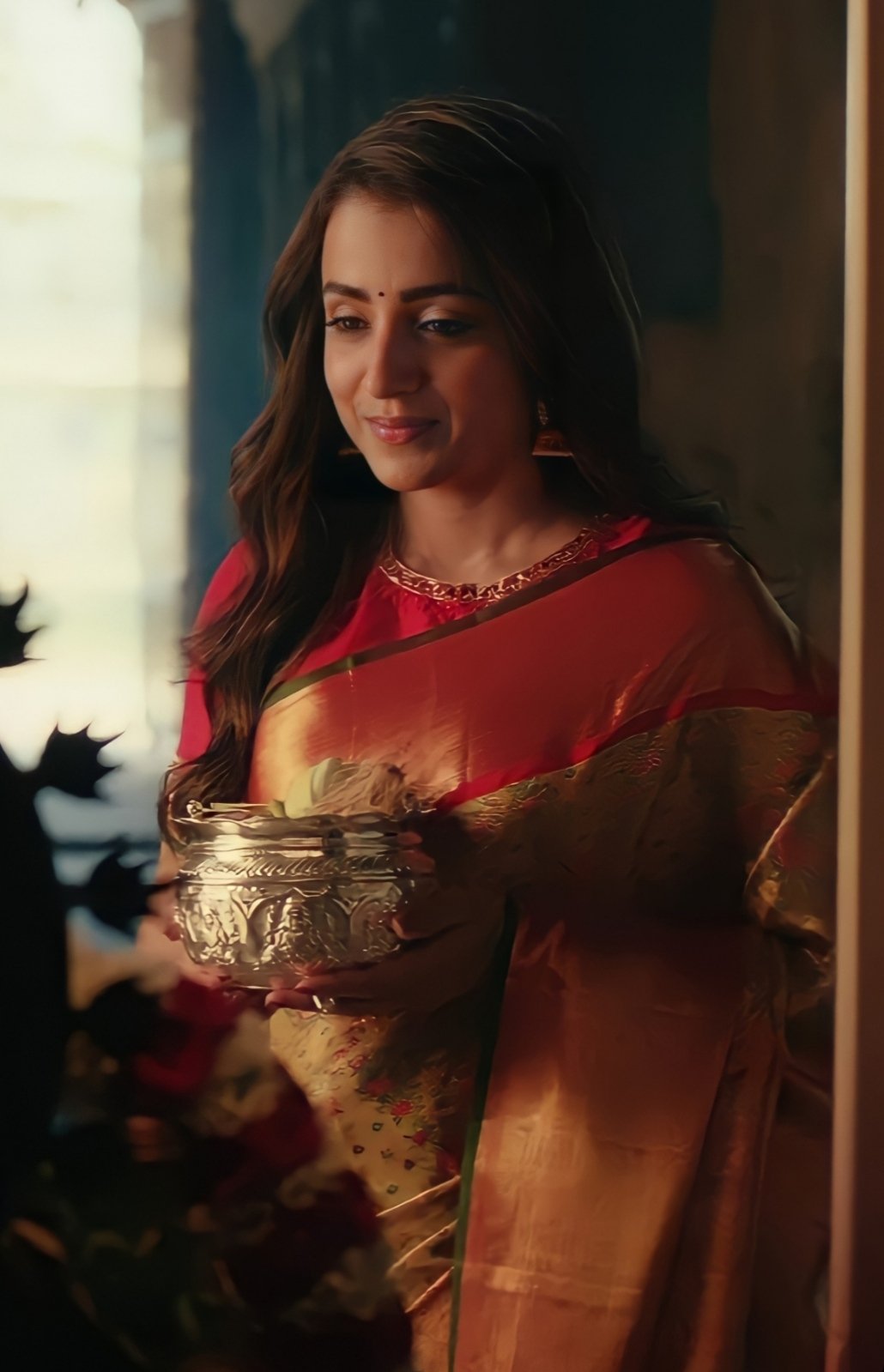 Trisha In Saree In Pothys Ad