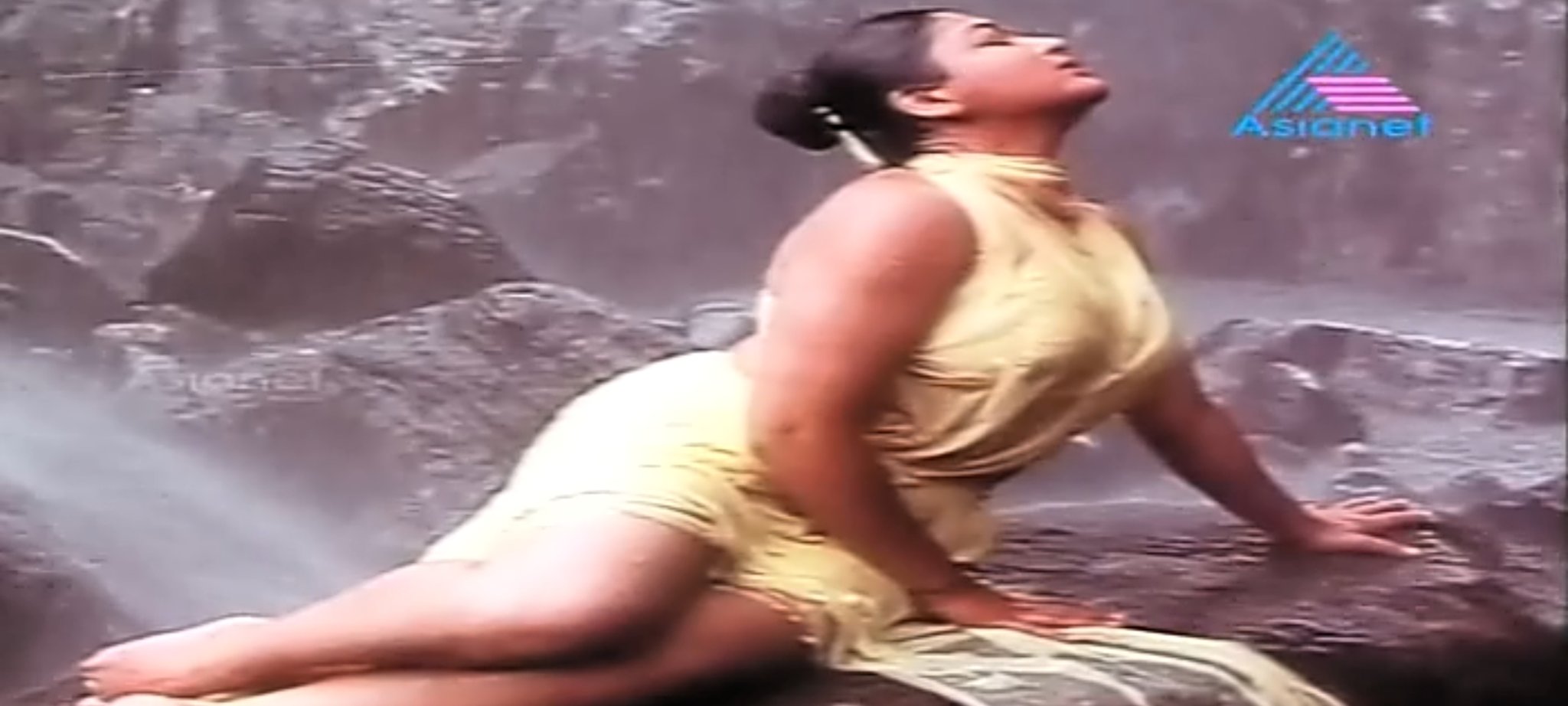 Tamil Actress Kushboo Hot Photos