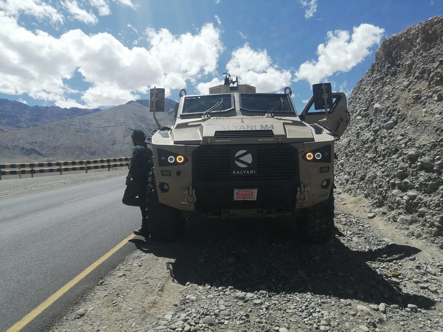 Defence Decode® on Twitter: "Kalyani M4 during the high altitude trials in #Ladakh. https://t.co ...