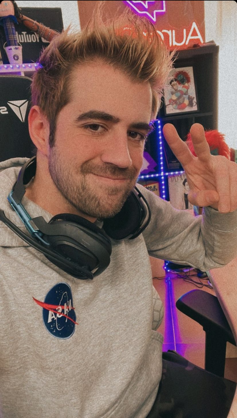 Info Auron on Twitter: "📸 || ¡Auron vía Instagram Stories! — Auronplay https://t.co/0iHBf7ouIy ...