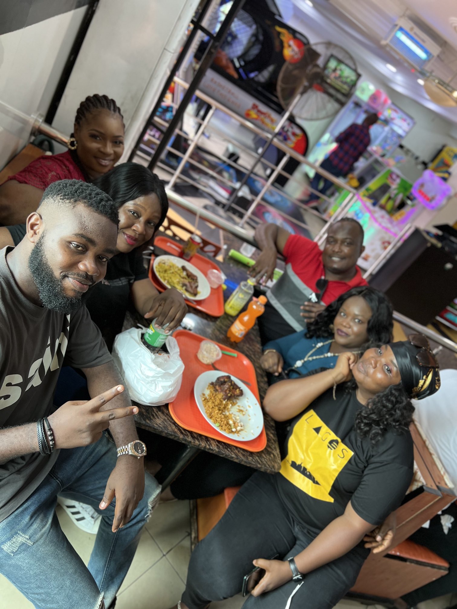 Chikadibia on Twitter: "Thank you y’all for coming out to see me. ⁦@Helenmar11⁩ ⁦@esthernek76 ...