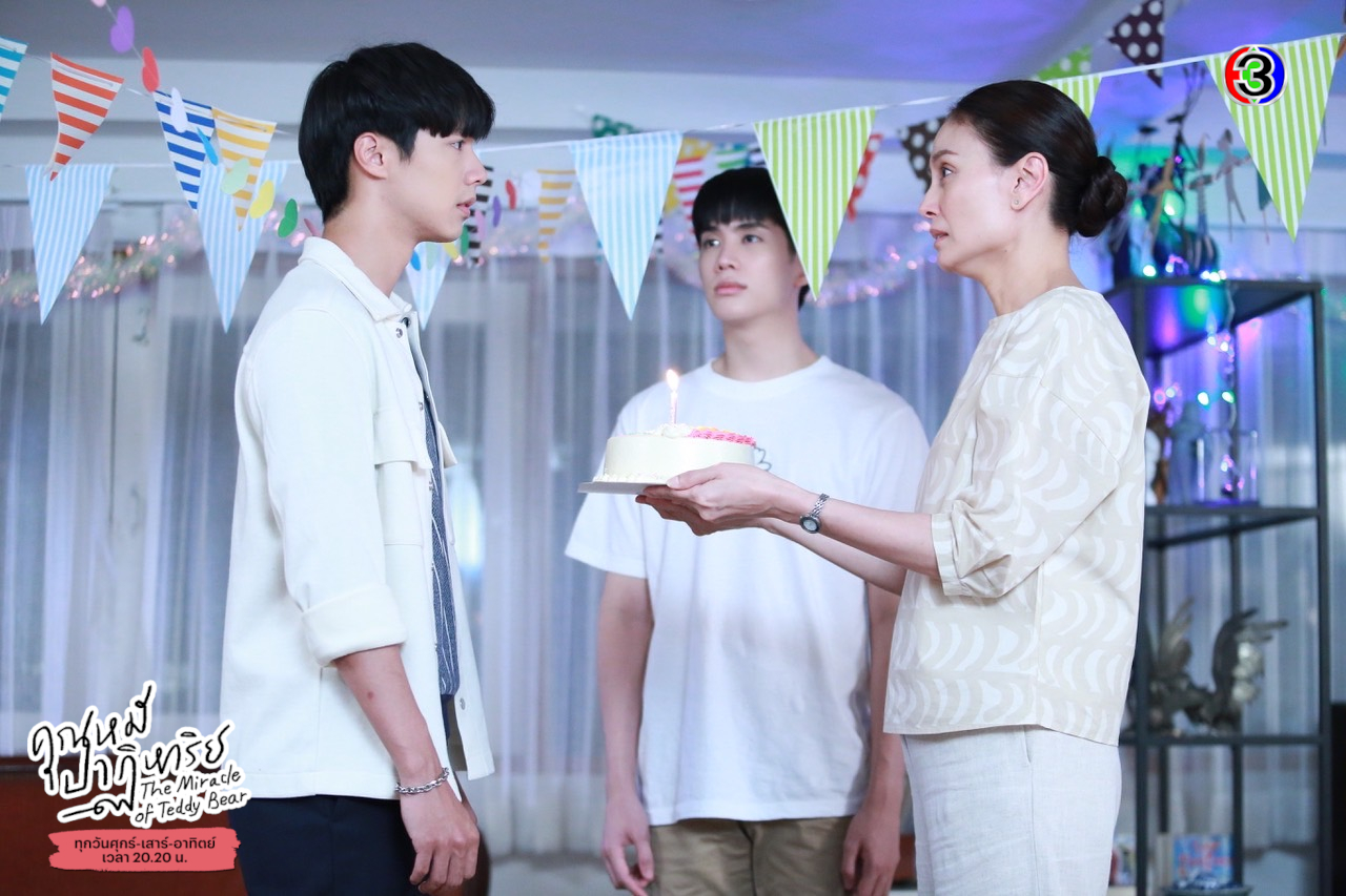 Ch3Thailand on Twitter: "🎬 ครอบครัวสุขสันต์ พีรณัฐ-มนทนา เข้าใจกัน เรื่องย่อ #คุณหมีep9 >> https ...