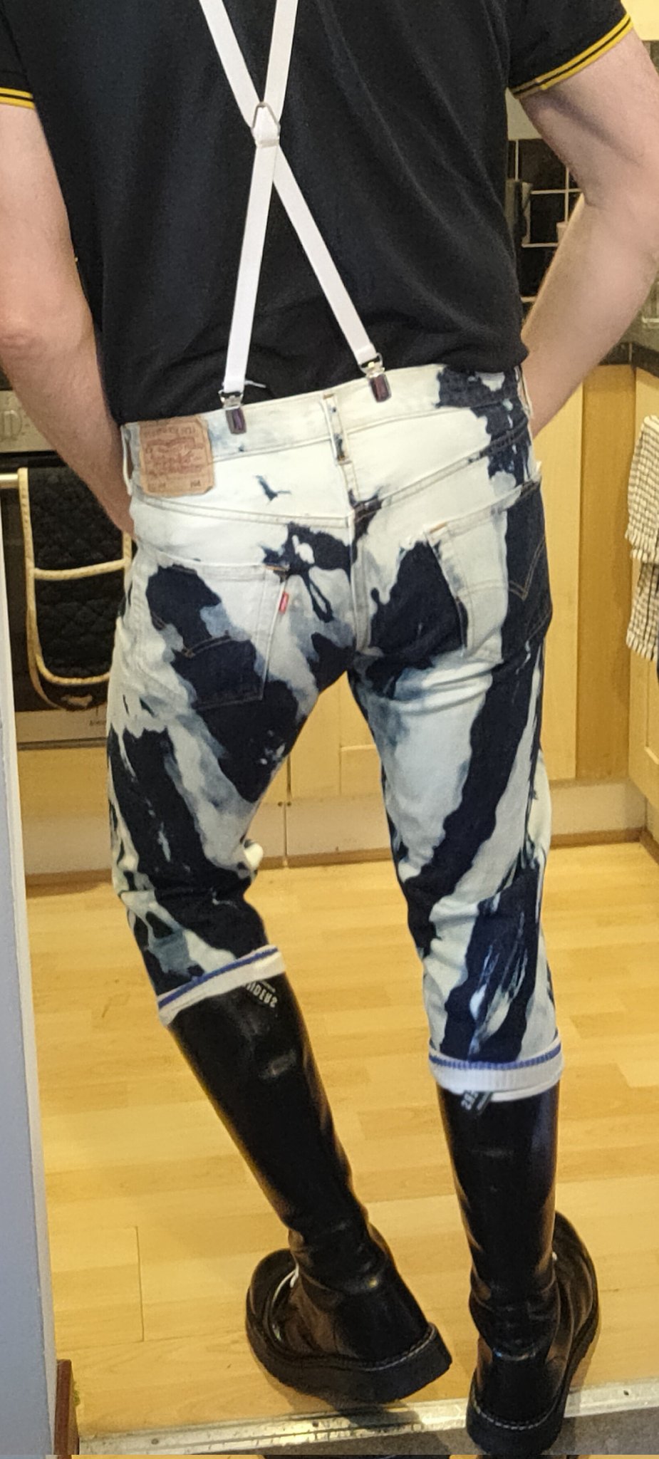 Bootboy on Twitter: "Nothing better than a rear view of a skin in his gear. https://t.co ...