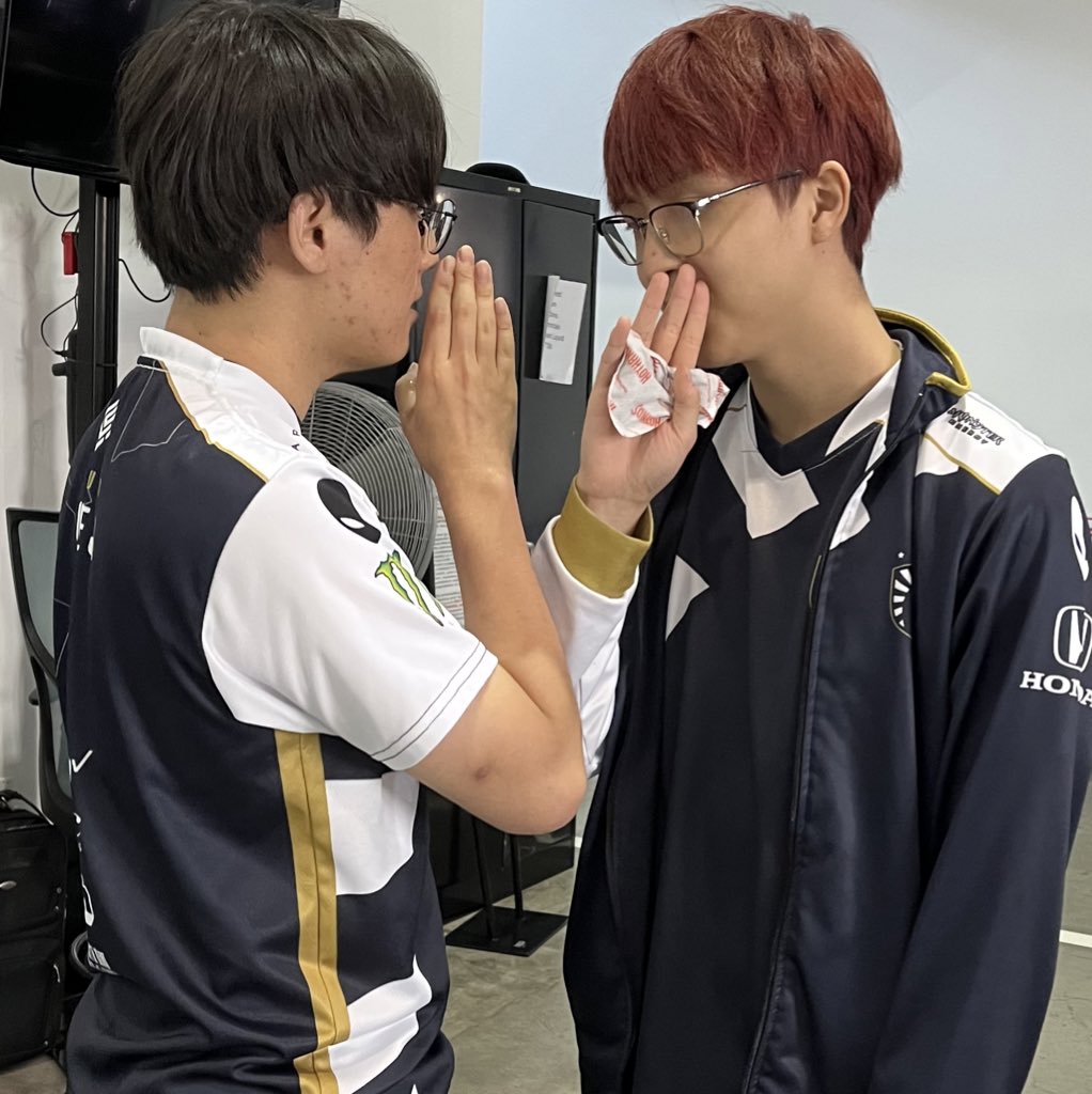 Team Liquid Honda LoL on Twitter: "What are they saying? Wrong answers only 😁 https://t.co ...