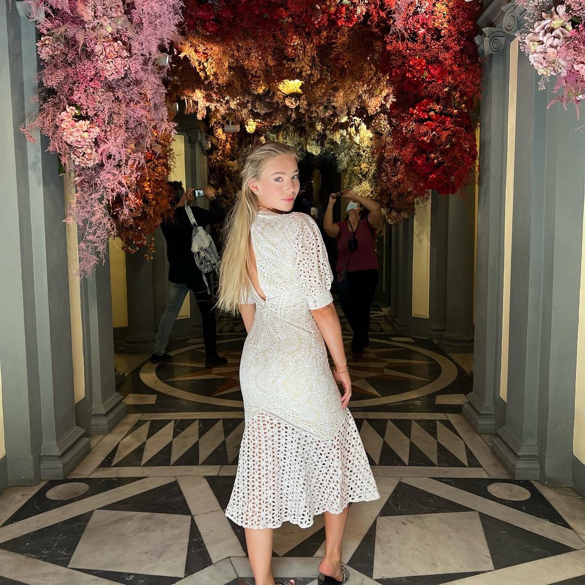 Bethany lily april @bethanylilya