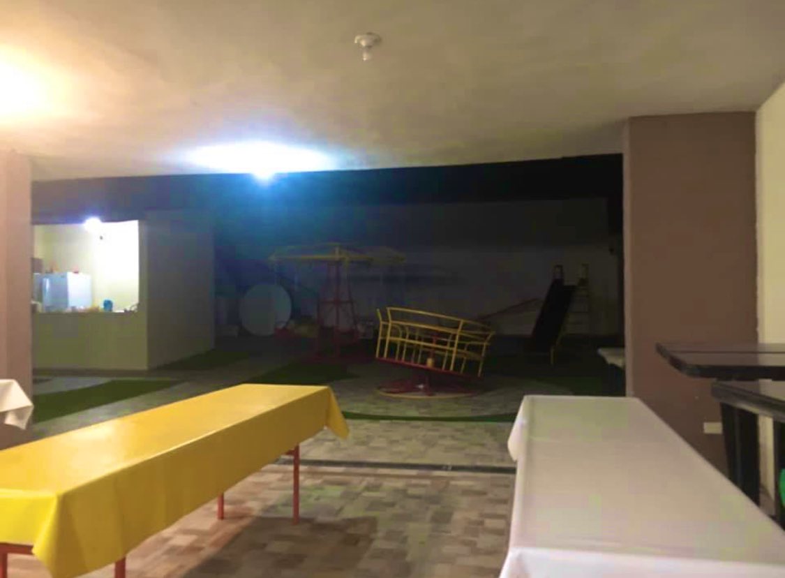 Liminal Spaces on Twitter: "Liminal space 77JS7 https://t.co/oOngmvpSs1" / Twitter