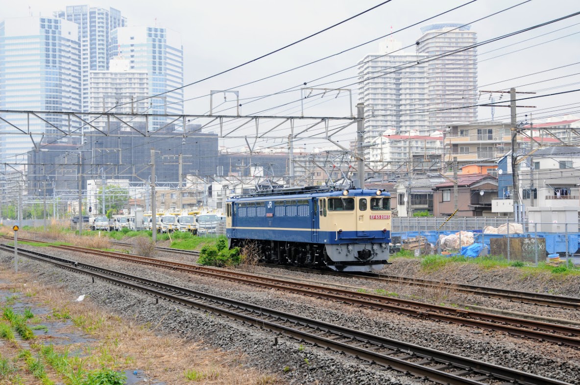 satoru_8888 on Twitter: "2022/04/18 8584レ EF65 2085 全検後しばらく機関区に留置されていましたが、ようやく動きました。 https://t ...