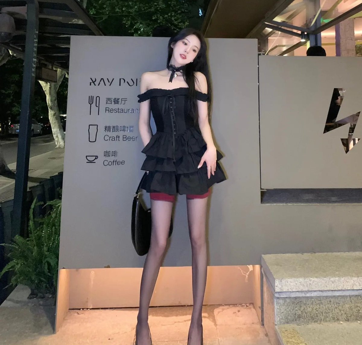 可爱 制服 美女 腿控 美腿 可爱学生 美女写真 美女图片 套图 美腿丝袜 丝袜 肉丝 黑丝 可爱 制服 美女