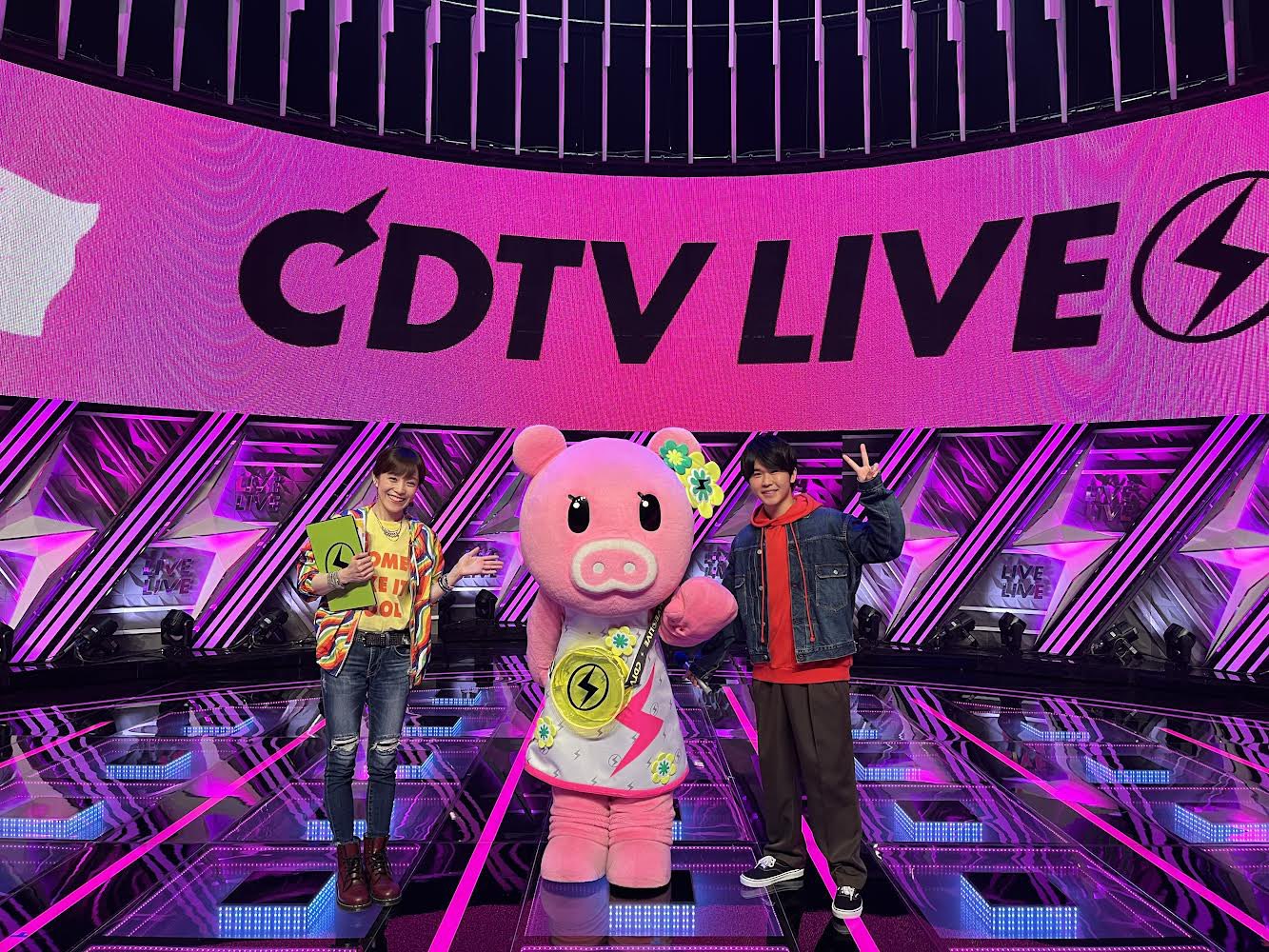 江藤愛/TBSアナウンサー on Twitter: "スペシャルサポーターの鈴木福さんと Boonaちゃん🌼 とっても可愛いですよね #CDTVライブライブ の 素晴らしいファミリー😊 ...