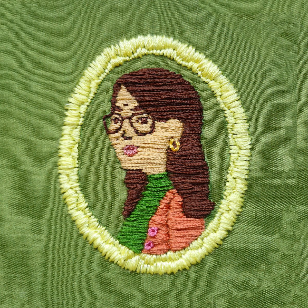 「pfp vs owner 💁🏻‍♀️ https://t.co/WM6zo2」|ashl(ey)のイラスト