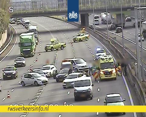 Rijkswaterstaat Verkeersinformatie on Twitter: "Het is misgegaan op de #A27 tussen de ...