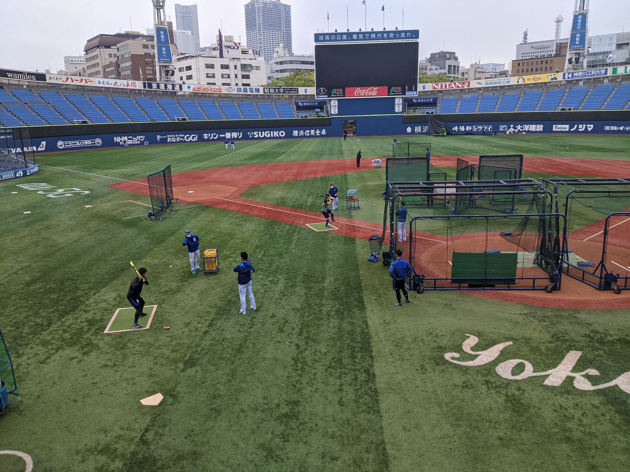 横浜DeNAベイスターズ on Twitter: "早出練習開始しました！ #baystars https://t.co/vxLOopI2Mh" / Twitter