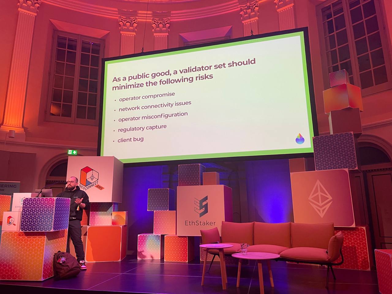 Lido on Twitter: "We're live at @EFDevconnect discussing our updated decentralization roadmap 🏝️ ...