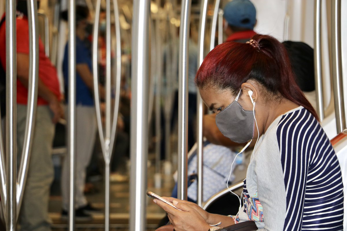 .elmetrodepanama recuerda que si desea escuchar música dentro del Metro ...