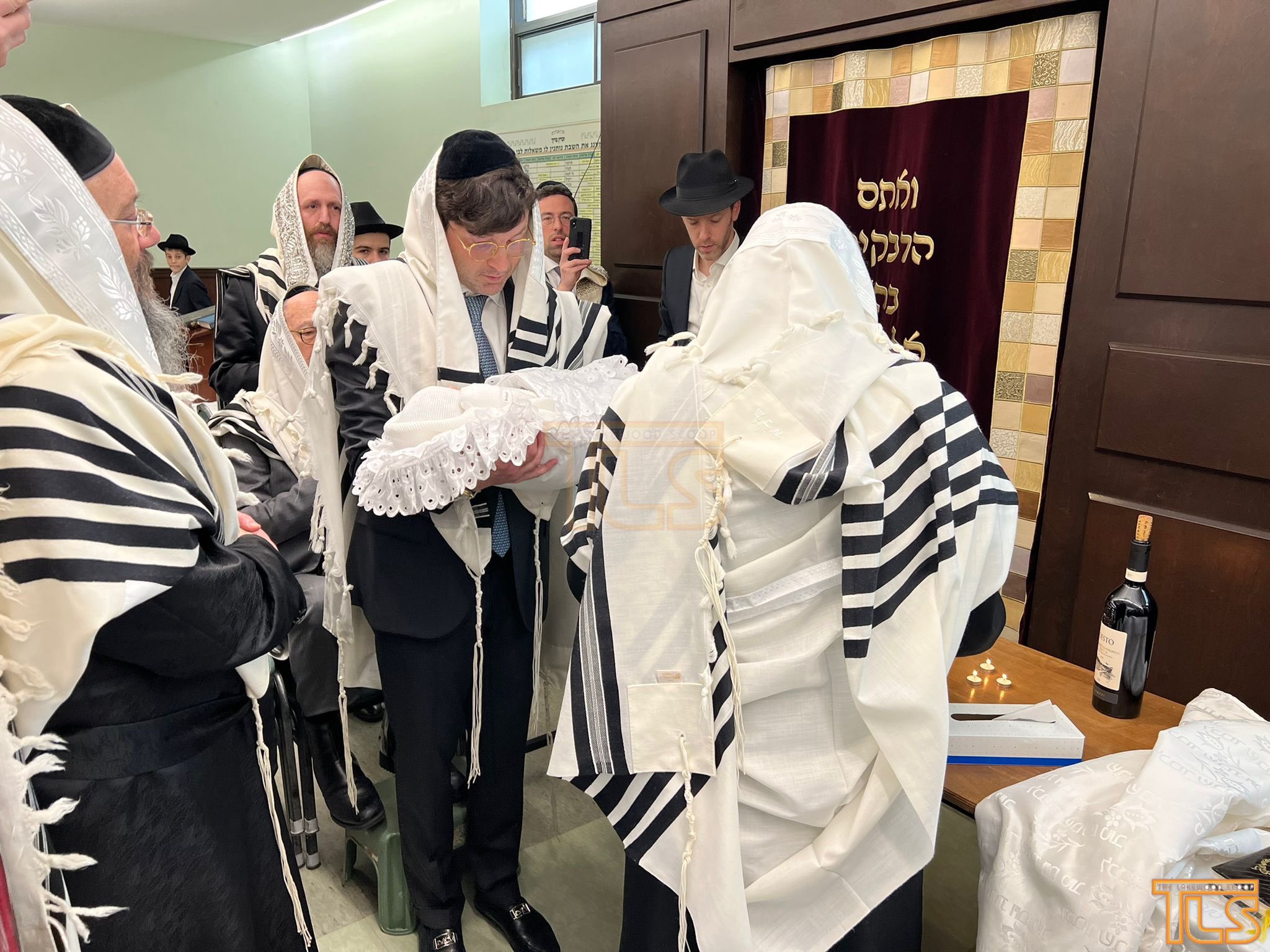 The Lakewood Scoop on Twitter: "Longtime Askan R’ Moshe Tress at the Bris of his Einekel Yehuda ...