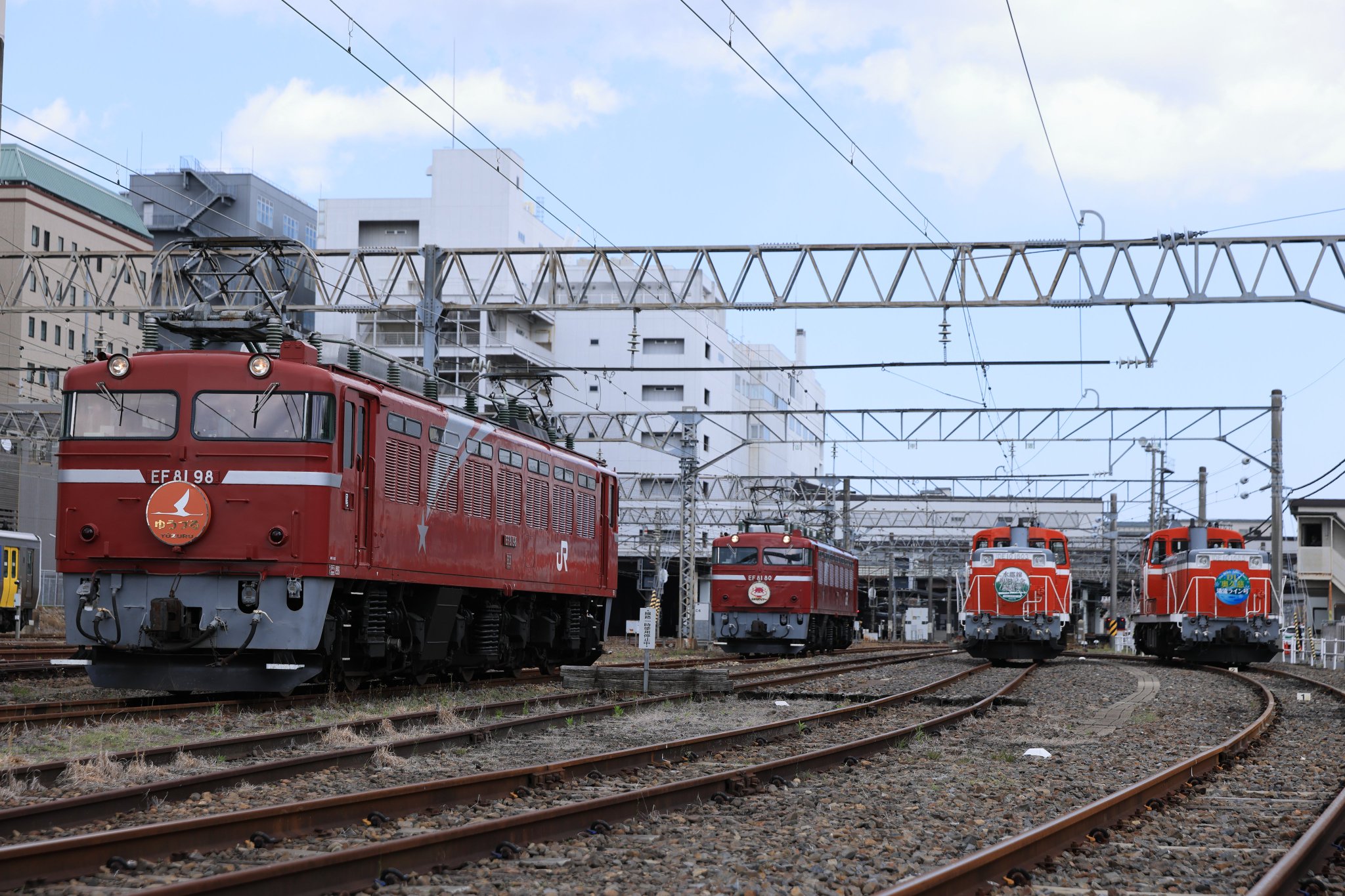 どらごぬ on Twitter: "2022/5/3 機関車展示撮影会＜水戸運輸区＞ EF8180,EF8198,DE101603,DE101685 次回あれば形式写真を綺麗に撮れるような駐機 ...