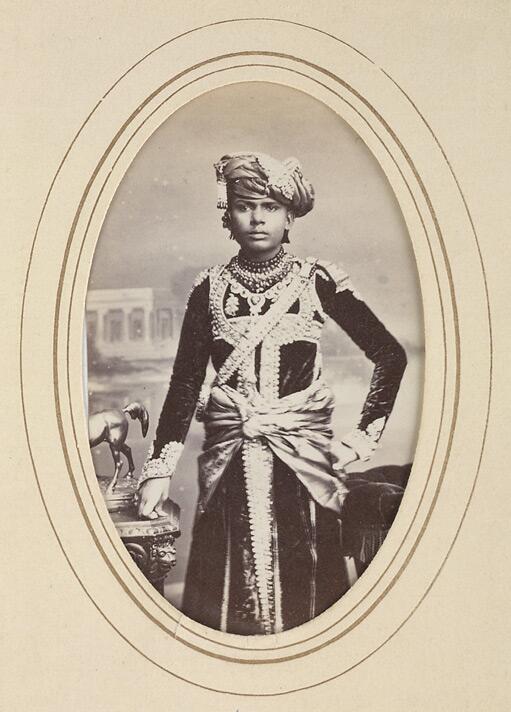 Today is the 299th foundation day of #Bhavnagar city. Gohil dynasty ...