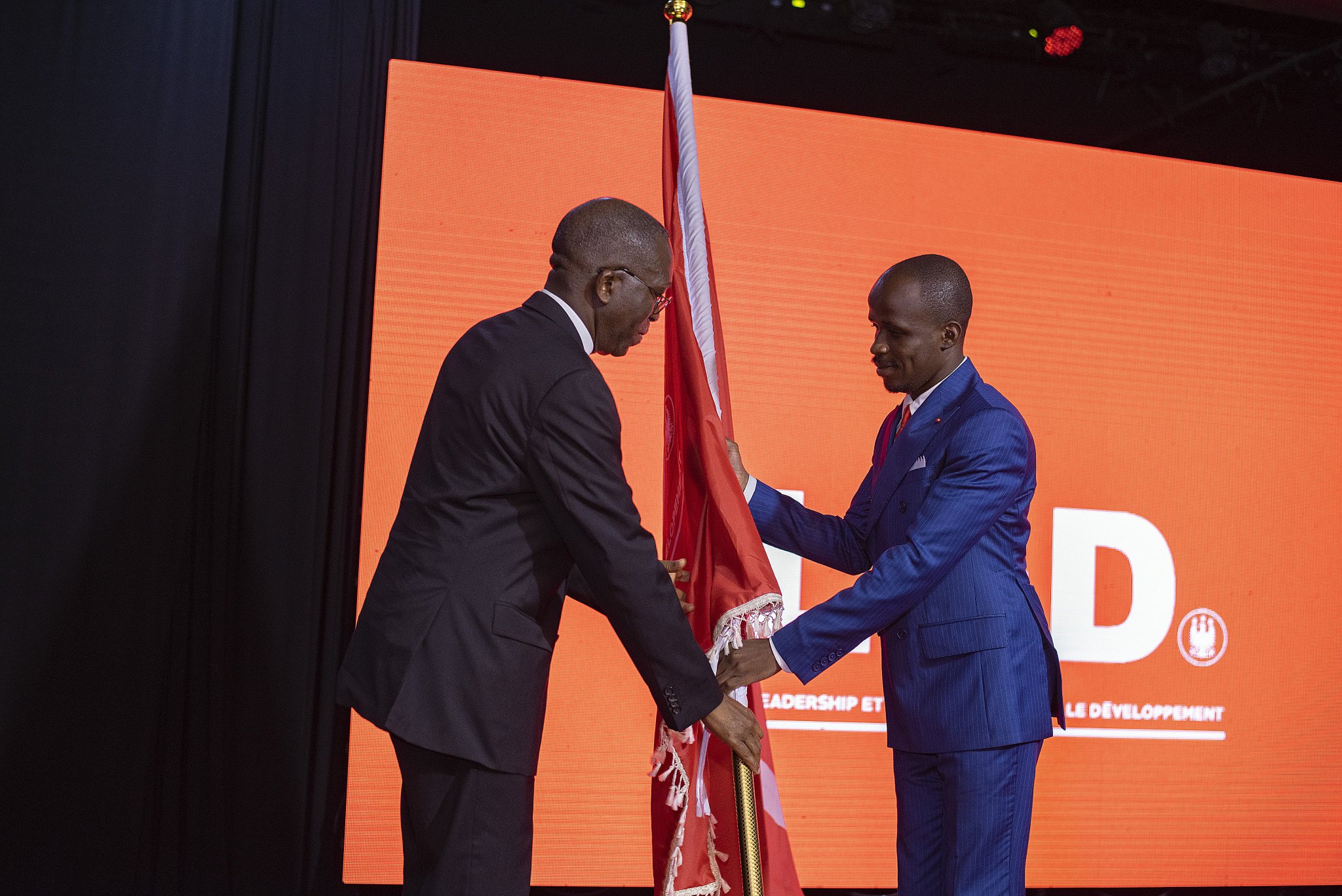 LGD on Twitter: "Lors du premier #Congrès du Parti LGD, le président @Mapon_Matata a dévoilé ...