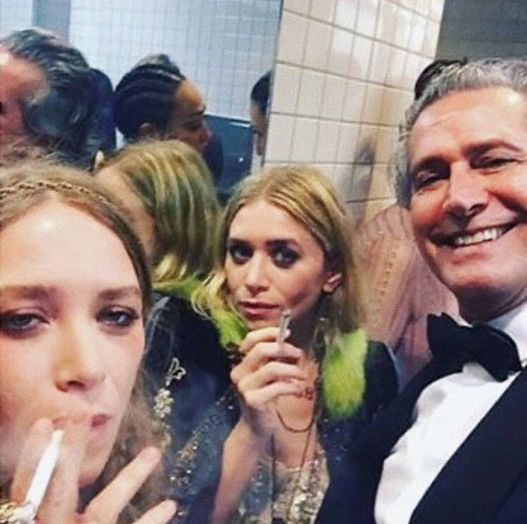Mary Kate Olsen Does Smoke