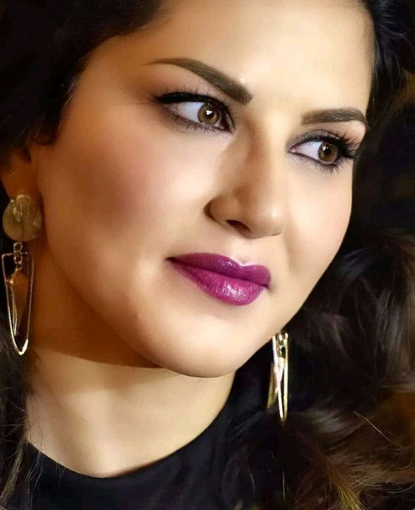 भोजपुरी सिनेमा न्यूज on Twitter: "Sunny Leone 🔥🔥💕💞 #SunnyLeone #sunnyleonehot # ...