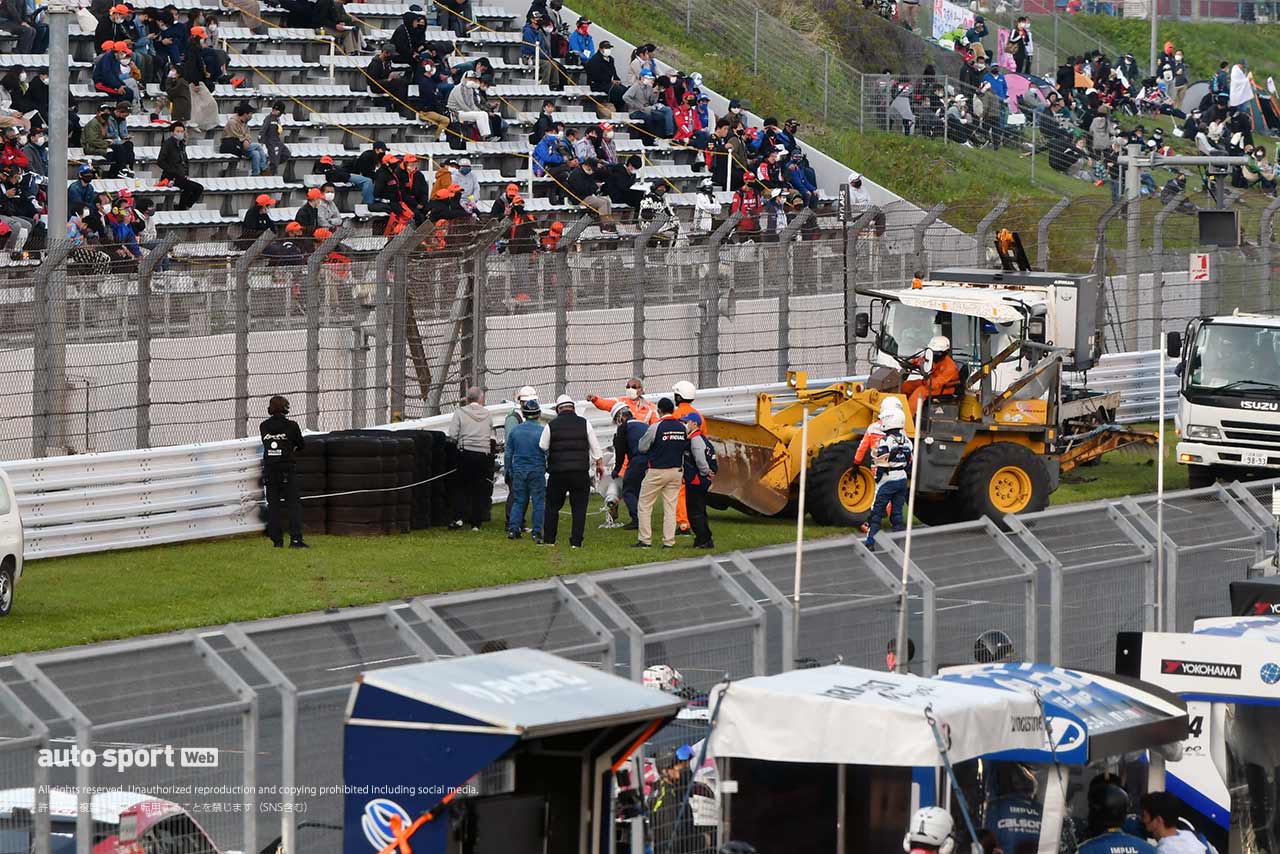 autosport web/オートスポーツweb on Twitter: "2度目の赤旗中断。SCのタイミングを活かしたDENSOがトップも、CRAFTSPORTS Zがストレートで大 ...