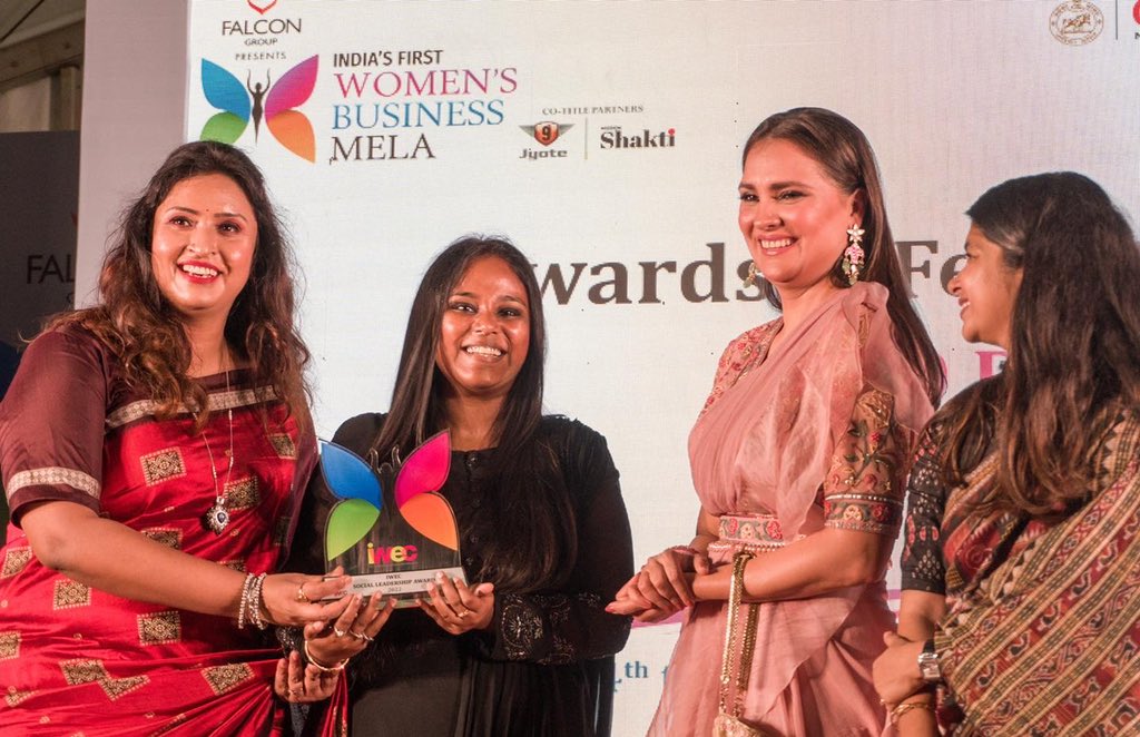 Joyeeta Roy on Twitter: "Gratitude 🙏🙏🙏 It was an honour to receive this award from @LaraDutta ...