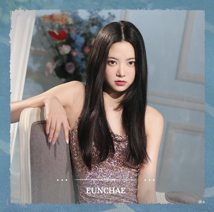 le sserafim pics on Twitter: "EUNCHAE BLUE CHYPRE behind photo https://t.co/Wyc0OqW1yl" / Twitter