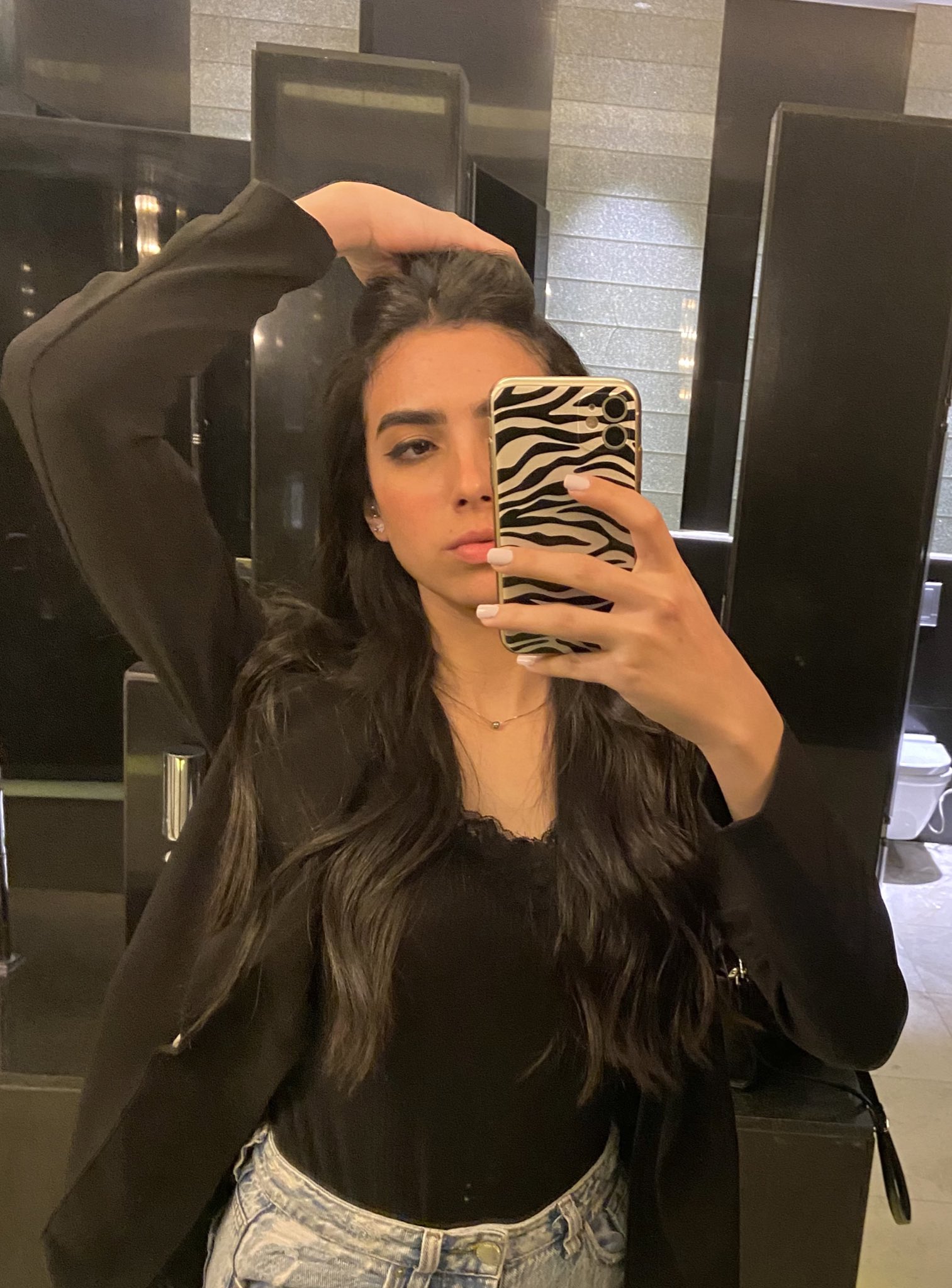 Safa. on Twitter: "#NewProfilePic 🦋 https://t.co/ECv5fFfFn0" / Twitter