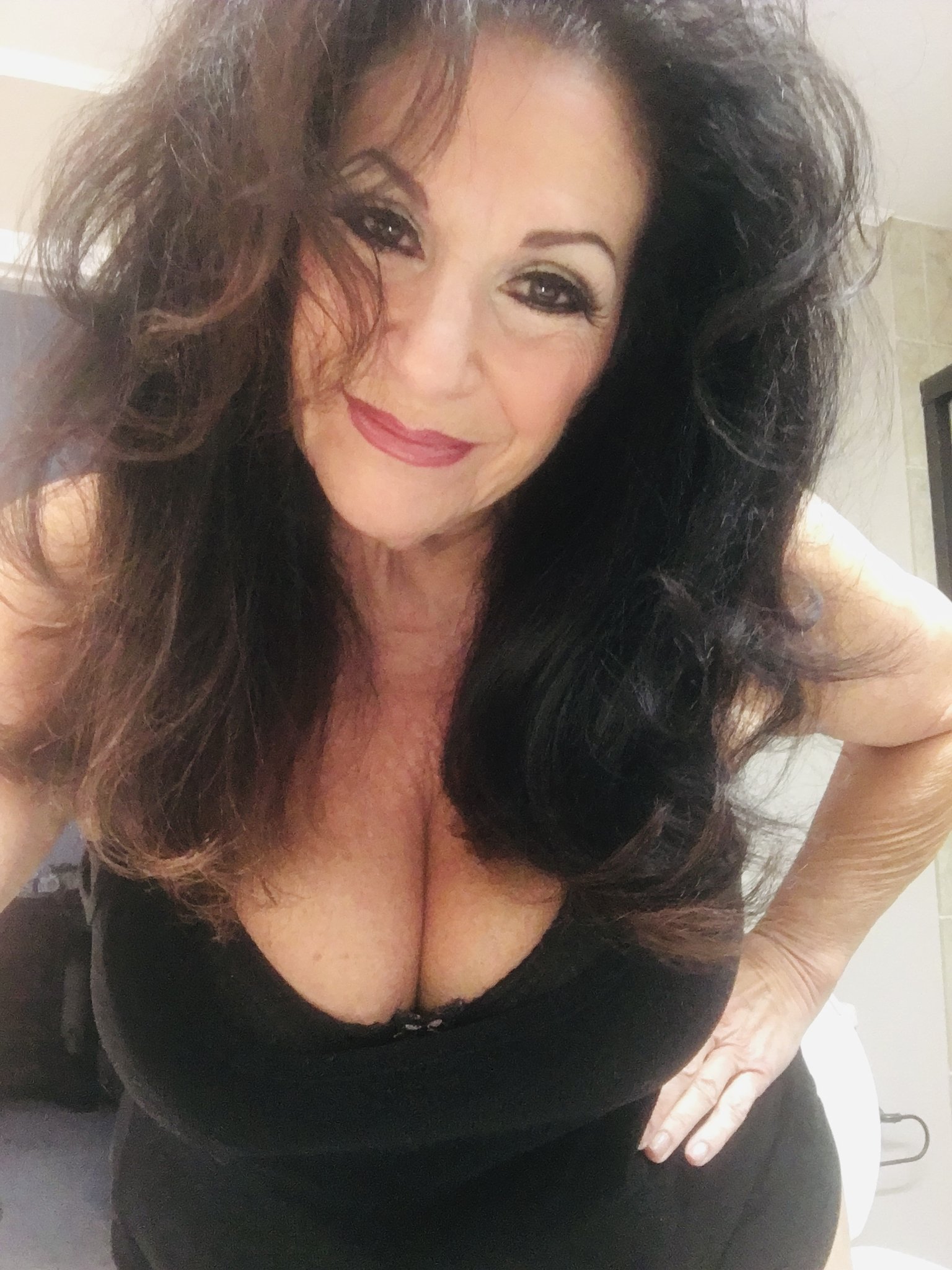 MrsJones_DDD_LV on Twitter: "Who wantsvto play with my Twin Girls Today. Email to set up a Play ...