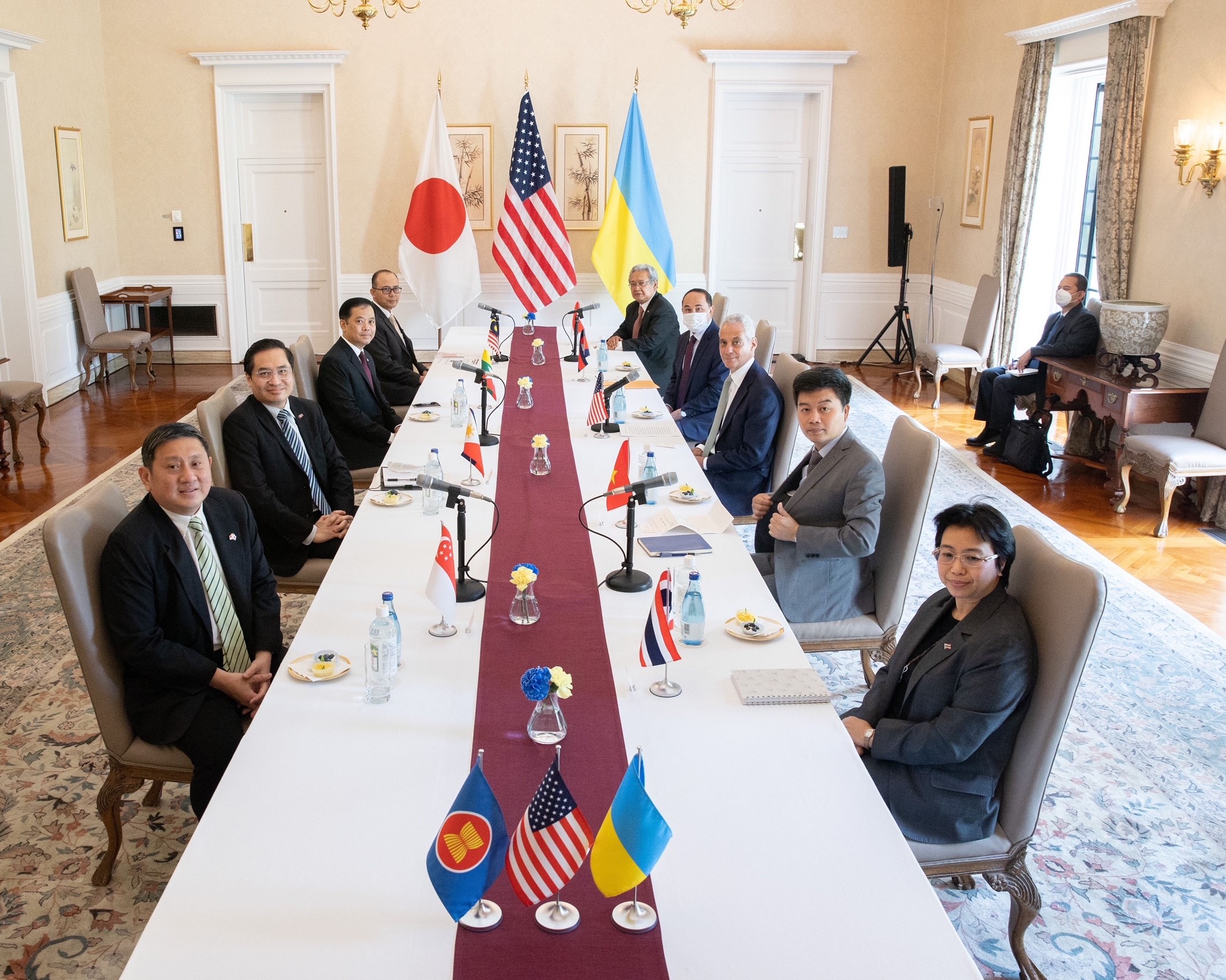 ラーム・エマニュエル駐日米国大使 On Twitter Today I Had A Great Meeting With Asean