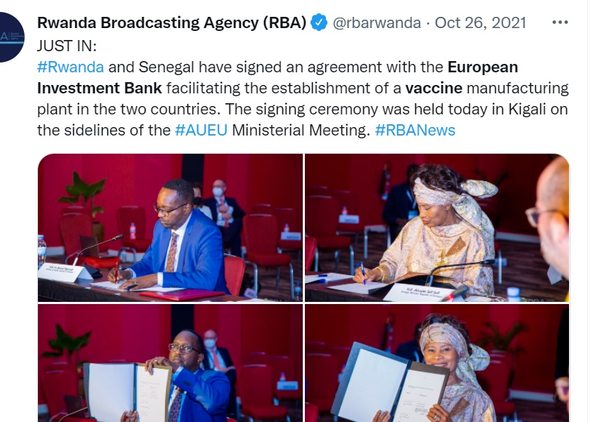 "British Prime Minister Tony Blair (R) smiles with his Slovenian counterpart Anton Rop 23 June ...