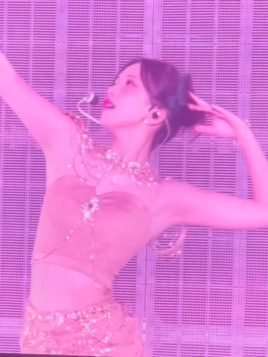 shaking crying throwing uP forever 1 @misanayeo