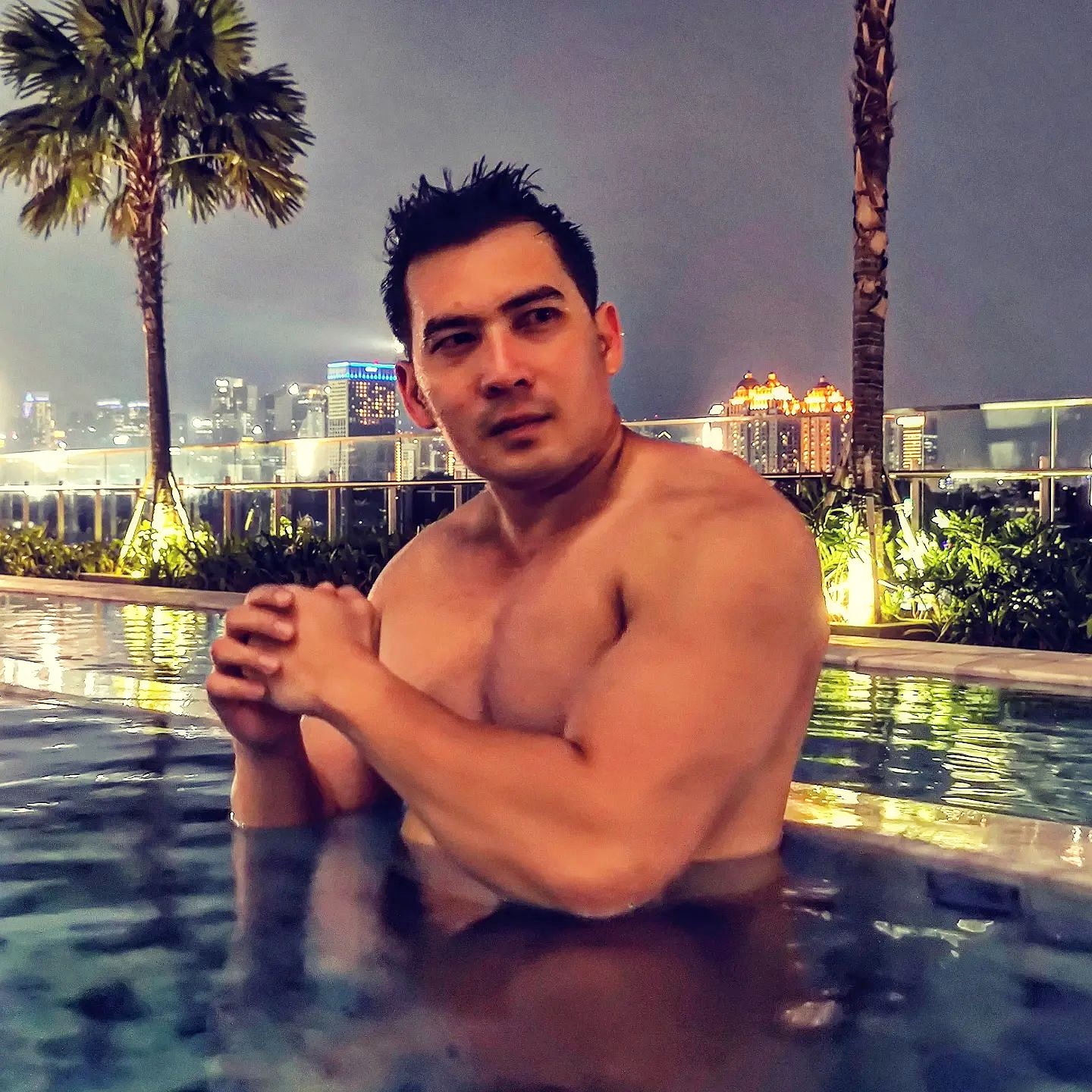 MRVVIP on Twitter: "Ridho Illahi shirtless pool session. #selebwatch https://t.co/0xb7VwQQy6 ...