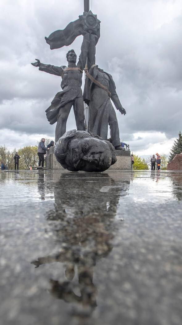Alfons L贸pez Tena 馃 On Twitter Kyiv Soviet Era Monument To Friendship