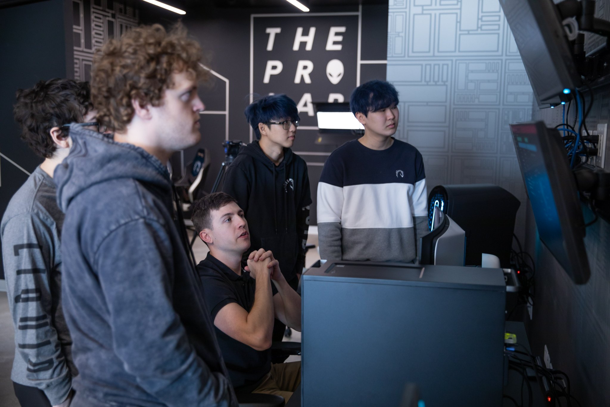 Team Liquid on Twitter: "Welcome to the @Alienware Pro Lab - https://t.co/zOYz5UE4qC https://t ...
