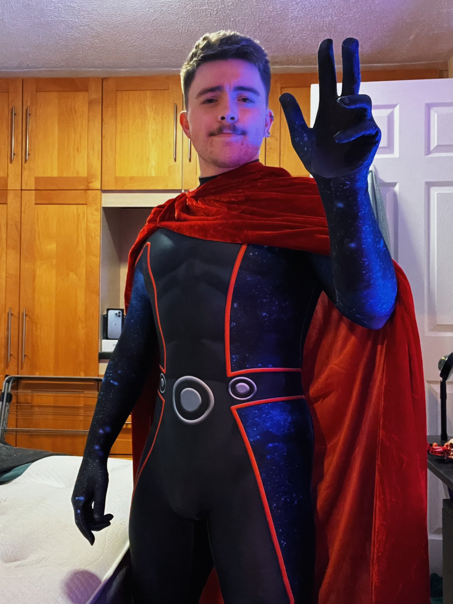 Hulkling And Wiccan Cosplay
